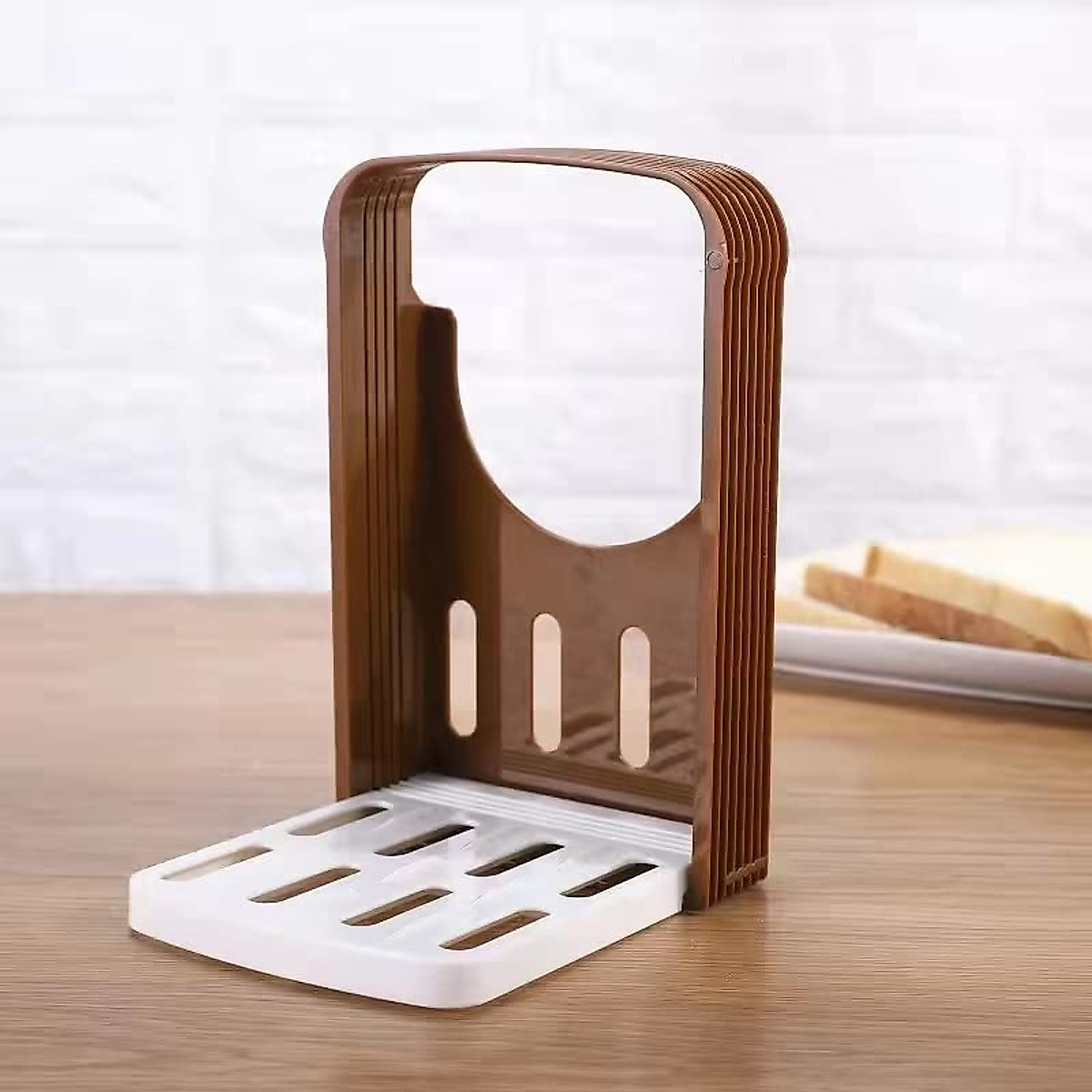 Bread Slicer,Bread Slicer for Homemade,Bread Loaf Cutter Machine - Foldable Adjustable Brown Plastic Bread Machine，Kitchen Fittings be used for Sandwich Cutter toast Bagel Slicer