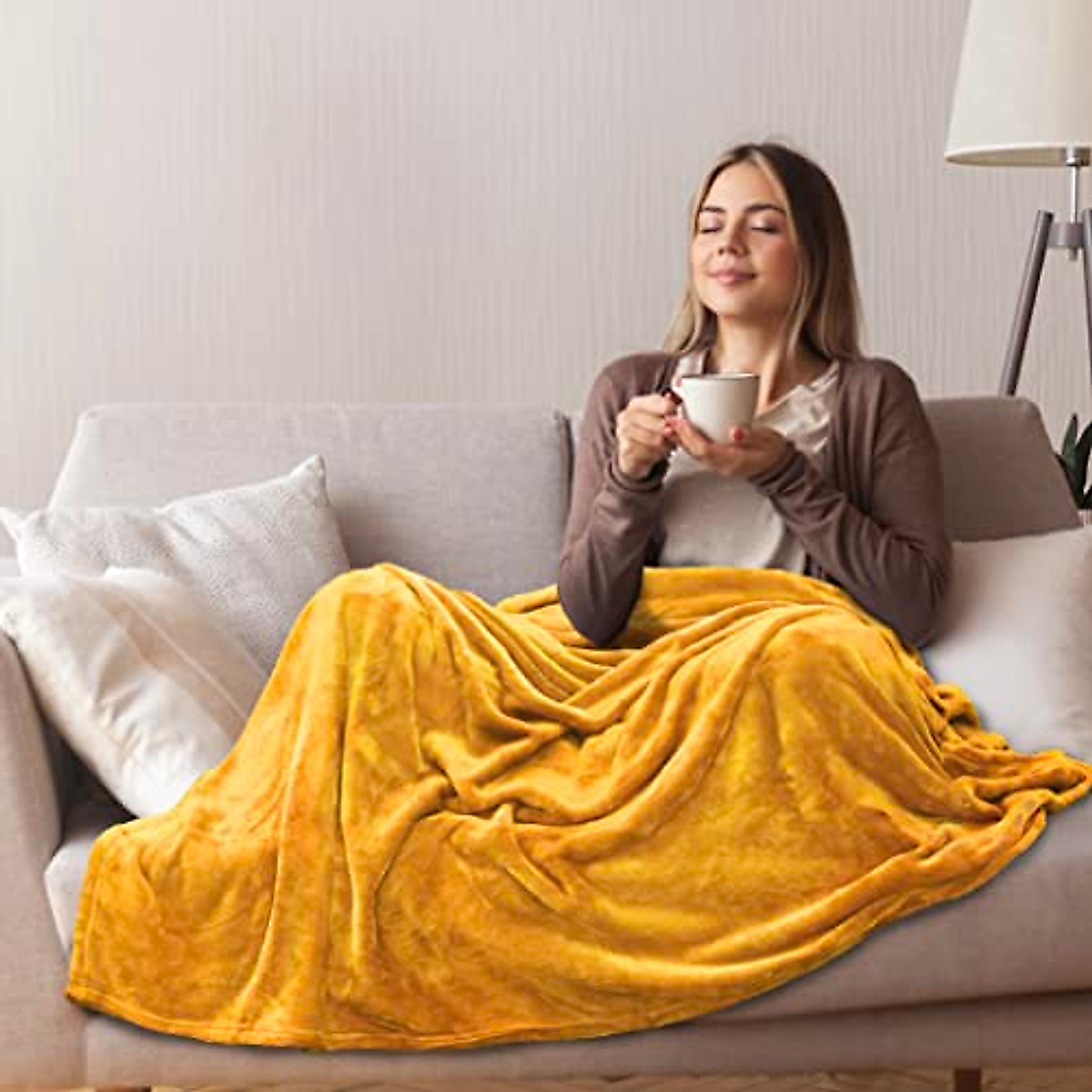 PAVILIA Fleece Blanket Throw | Super Soft, Plush, Luxury Flannel Throw | Lightweight Microfiber Blanket for Sofa Couch Bed (Mustard Yellow, 50x60 inches)