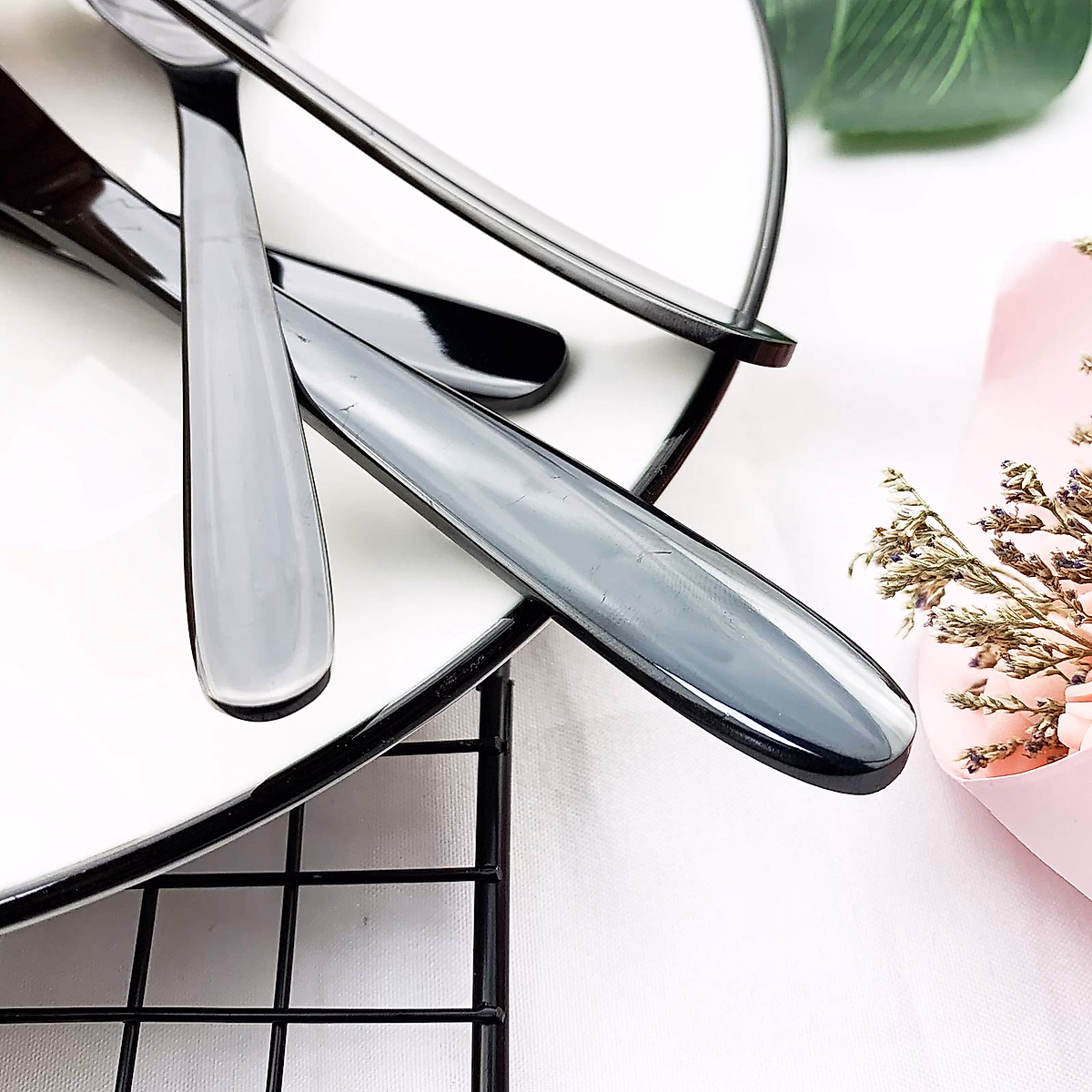 JASHII Japanese-style Stainless Steel Flatware Service for 6, Modern Sleek Design Utensils Cutlery Including Knife 24-Piece Silverware Set - Shiny Black