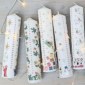 Alison Gardiner Santa's Sleigh Advent Candle - Handmade Wax Pillar Candle with 50 Hours Burn Time - Classic Christmas Countdown Candle Ideal for Centerpiece and Advent Tradition - Made in England