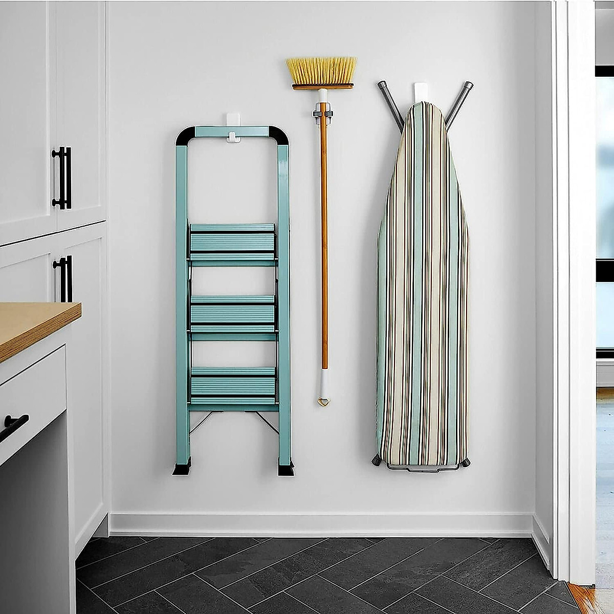 Command 10 lb XL Heavyweight Wall Hook, 2 Hooks and 6 Command Strips, Damage Free Hanging Wall Hook with Adhesive Strips, Heavy Duty Single Wall Hook for Hanging Christmas Decorations