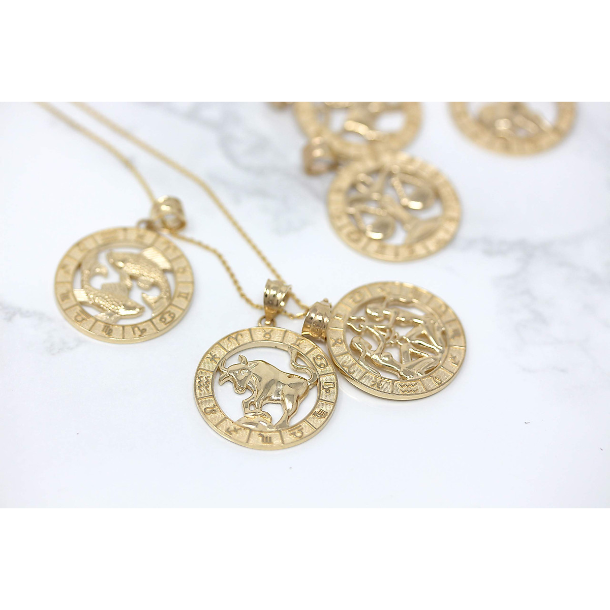 CaliRoseJewelry 14k Yellow Gold Pisces Zodiac Pendant Necklace, 22"