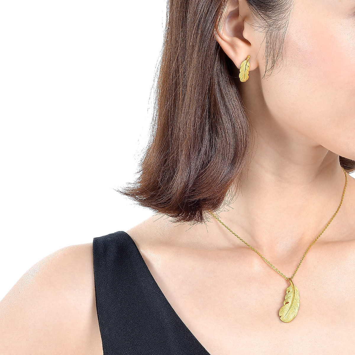 CHOW SANG SANG 999.9 24K Gold Price-by-Weight 3.74g Gold Love Feather Stud Earrings for Women 86820E