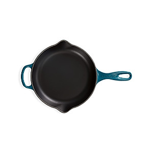 Le Creuset Signature Cast Iron Signature Iron Handle Skillet, 9" (1-3/8 qt.), Deep Teal