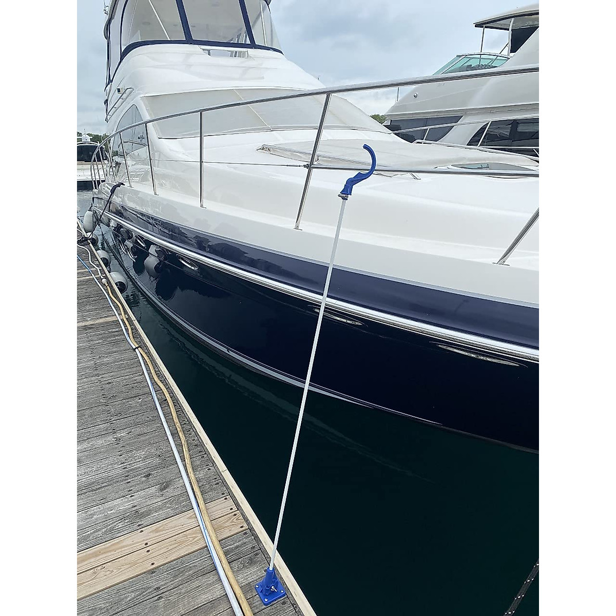 Line Caddy Docksider, White, Blue, Arm is approximately 6′ long