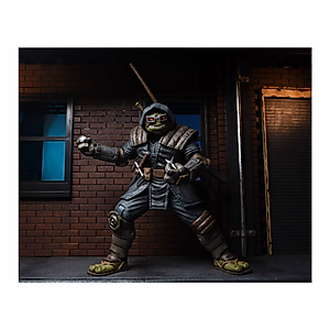 NECA Teenage Mutant Ninja Turtles Last Ronin 7-Inch Action Figure with Interchangeable Head and Hands (IDW Comics, Armored)