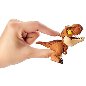 Mattel Jurassic World Snap Squad Dinosaur Toys, Small Dino Figures with Opening Clip-On Jaws, Portable Collectibles