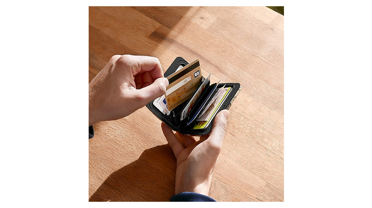 ÖGON Aluminum Wallet V2 - Stylish RFID Protection