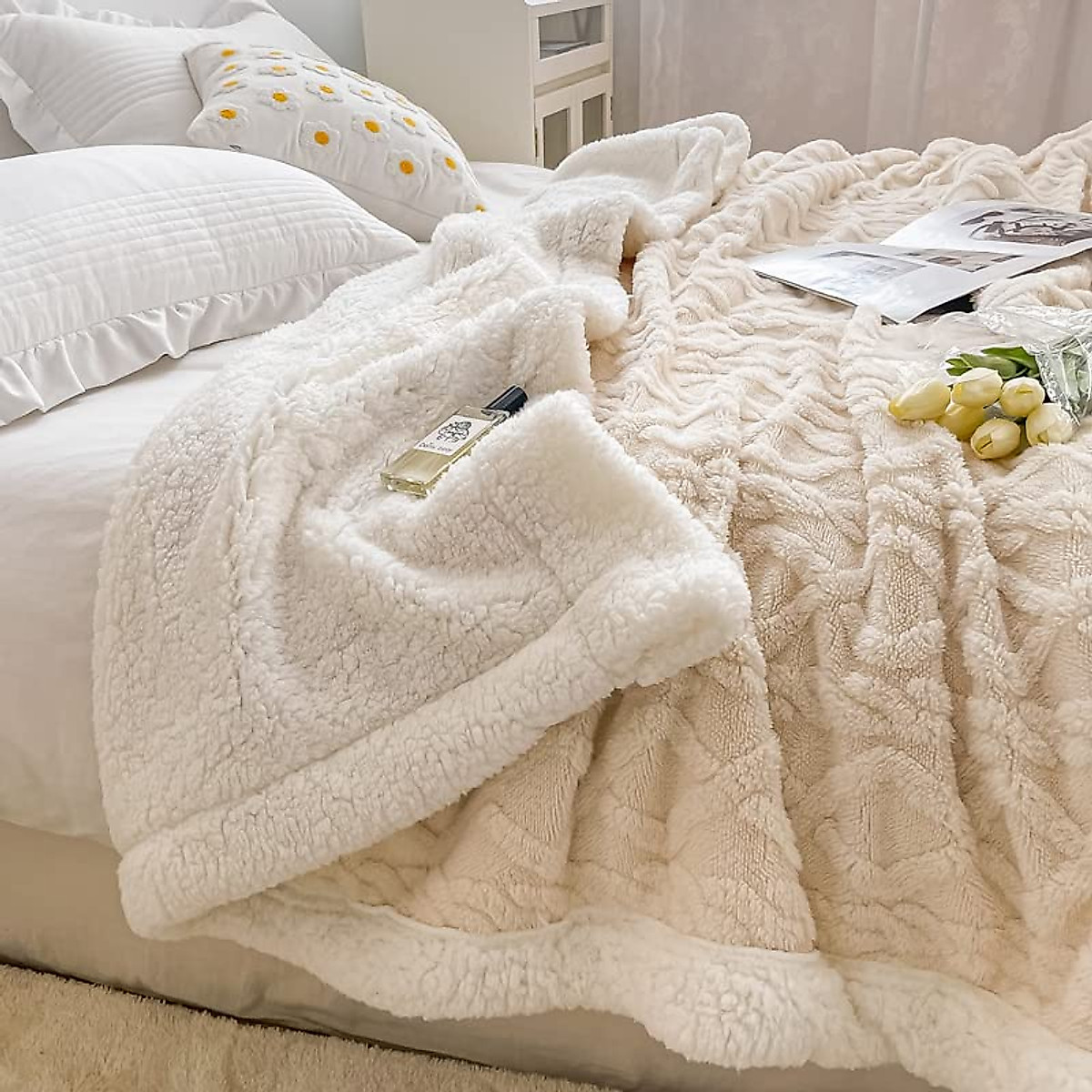 Bedbay Sherpa Fleece Blanket 70x80 Inch Beige Throw Blanket Boho Tufted Blanket Soft Warm Plush Sherpa Fleece Blanket Versatile Blanket Fluffy Blanket for Bed Sofa Couch Travel(Cream,70"x80")