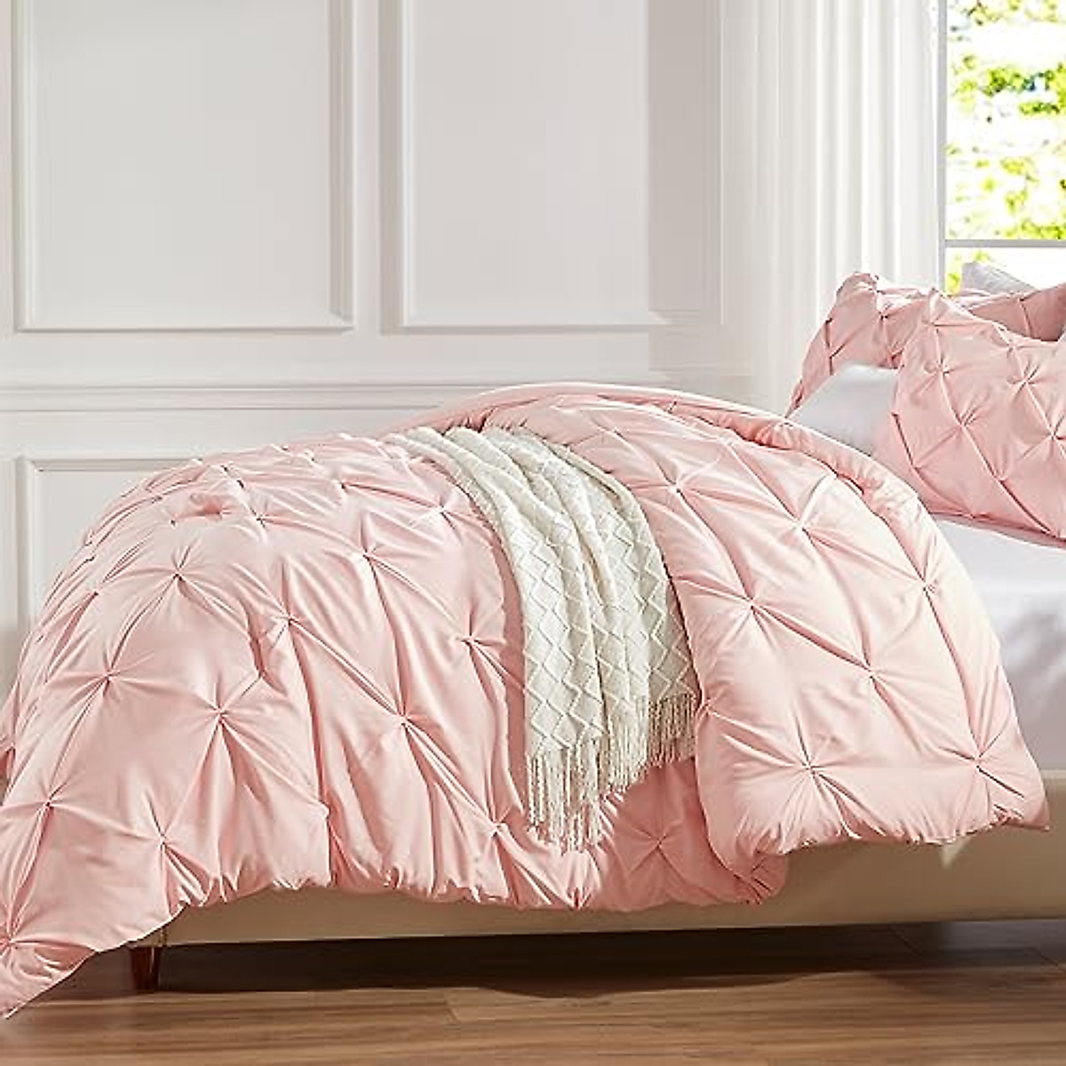 NexHome Twin Comforter Set Pintuck Pink Comforter Set Soft Pinch Pleat Microfiber Lightweight Down Alternative All Season 2 Pieces Bedding Comforters & Sets（1 Comforter 1 Pillow sham）