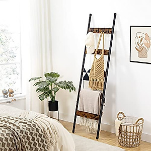 HOOBRO Blanket Ladder, 5-Tier Towel Rack with Hooks, Wall-Leaning Blanket Rack, Decorative Display Ladder Shelf, Scarves, Industrial, Living Room, Bedroom, Rustic Brown and Black BF52CJ01