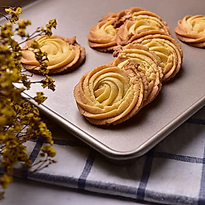 Bakeley 17-Inch Baking Sheet Pan Non-Stick Carbon Steel Baking Sheets for Oven Cookie Sheet Pan for Roasting Meat Bread Jelly Roll Battenberg Pizzas Pastries 17.52" x 11.73" x 0.91" (Champagne Gold)