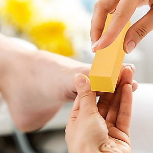 CHENYIYI 10 Packs Nail Buffer Block, Medium 150 Grit Nail Buffer for Natural and Acrylic Nails, 4 Sided Sanding Buffing Block for Gel Polish Nails, Professional Pedicure Manicure Buffer Kits (Yellow)