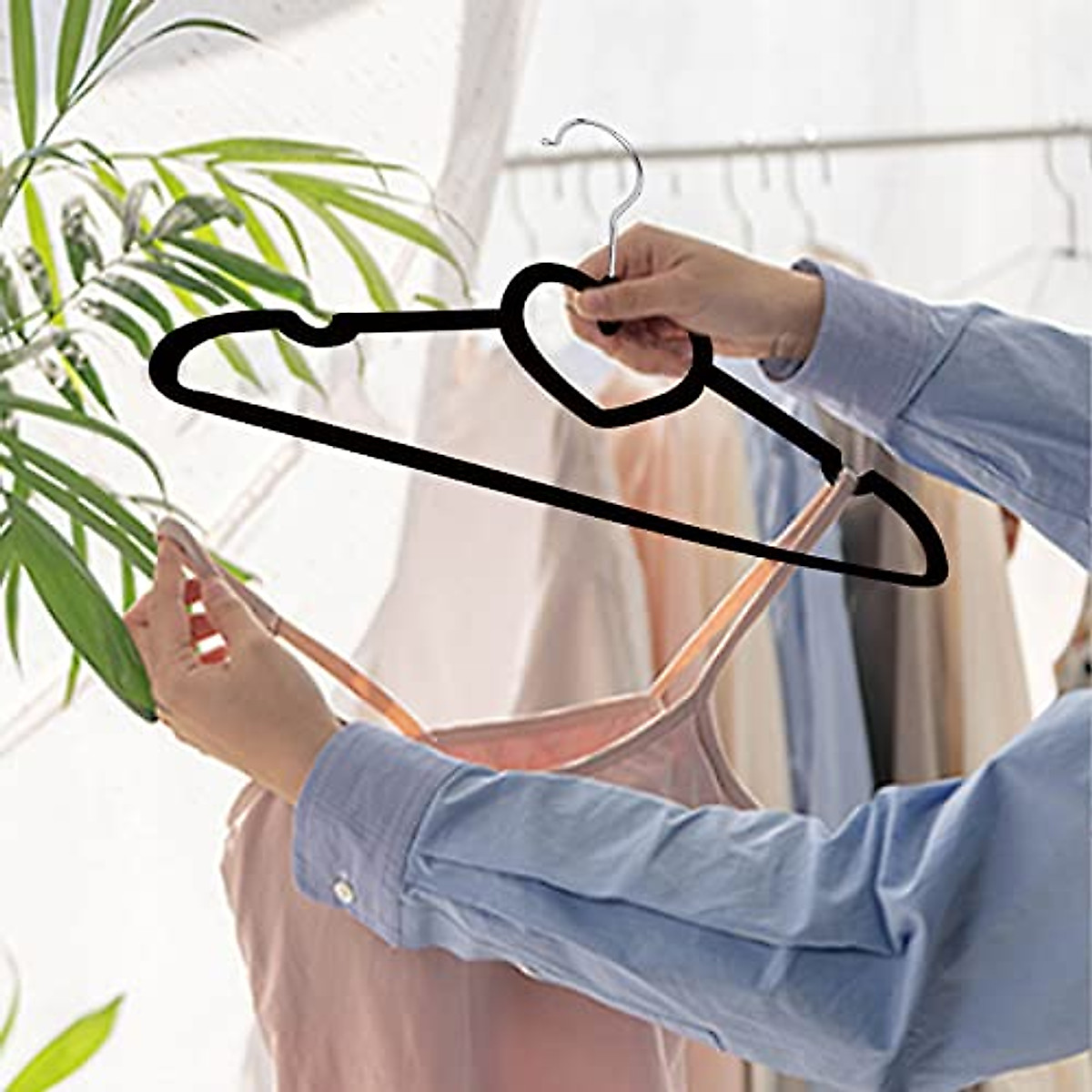 Velvet Hangers Pack of 20, Non Slip Standard ​Clothing Adult Heart-Shaped Clothes Hanger, Notches 360 Degree Swivel Hook Felt Hangers, for Heavy Coats, Jackets, Office Suits,Undergarments,Black