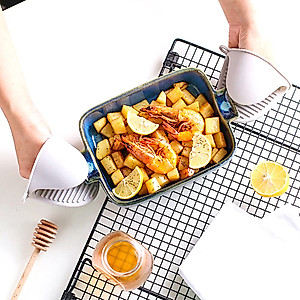 Xihuimay 2 Pairs Silicone Mitts Double Finger Grip Mini Mitt Pot Holders Pot Pinch Grip Microwave Frying Pans Anti-scalding Gloves Griddles Mittens Clips for Kitchen Cooking Baking BBQ, White Black