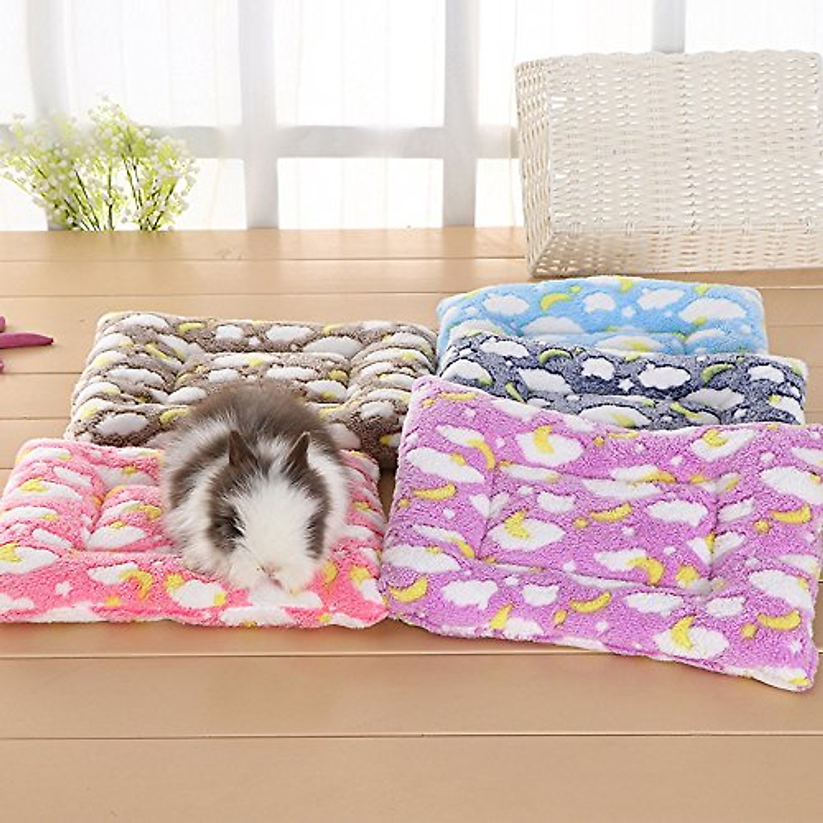 FLAdorepet Small Animal Guinea Pig Hamster Bed House Winter Warm Squirrel Hedgehog Rabbit Chinchilla Bed Mat House Nest Hamster Accessories (Medium,Random)