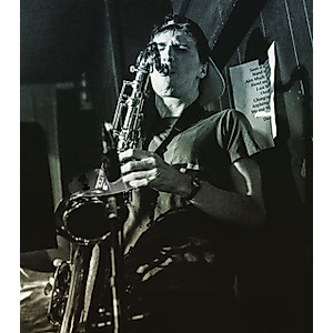 Sound Reflect - Deluxe Series Sound Shield for XLR Mics - Plexiglass - Sound Deflector for Trumpet, Trombone and Saxophone - For Home Practice, Live Performance, Studio (9" Diameter)