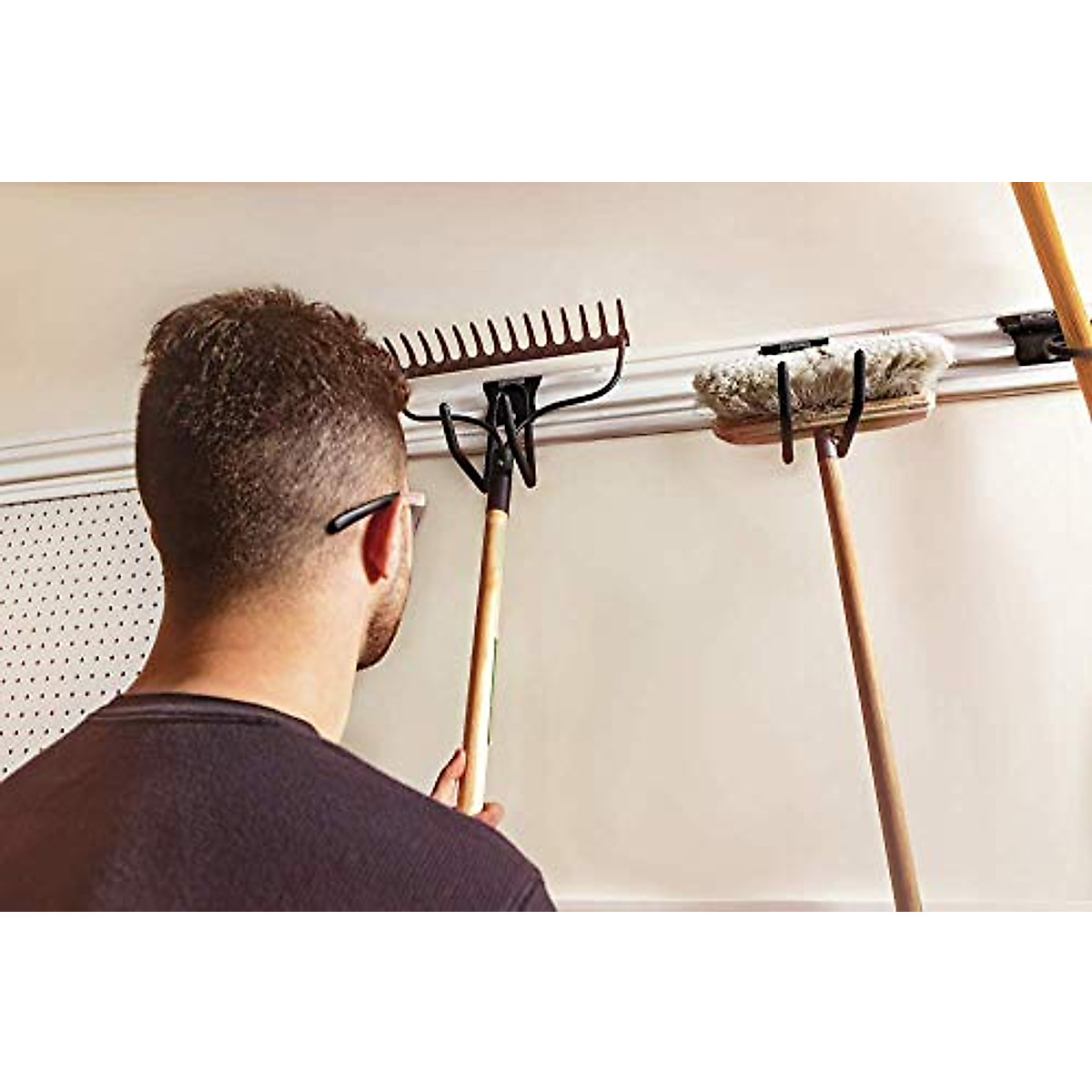 CRAFTSMAN Versatrack Garage Storage System, Storage Rail with 20 Piece Set Mounting Accessories (CMST22000)