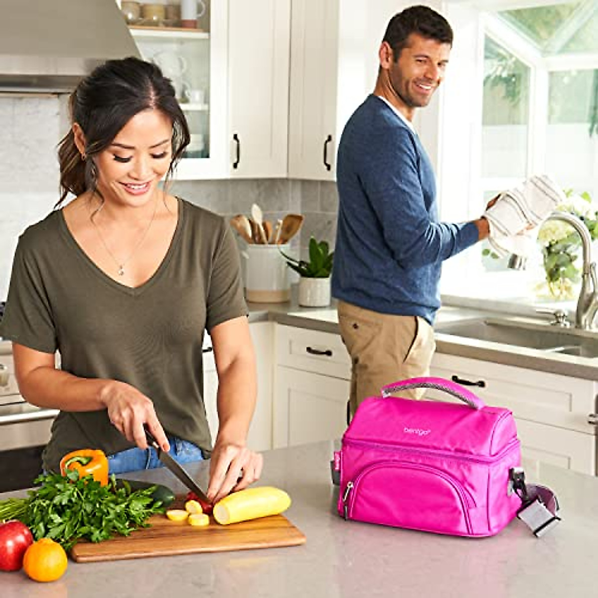 Bentgo® Deluxe Lunch Bag - Durable and Insulated Lunch Tote with Zippered Outer Pocket, Internal Mesh Pocket, Padded & Adjustable Straps, & 2-Way Zippers - Fits Most Lunch Boxes (Purple)