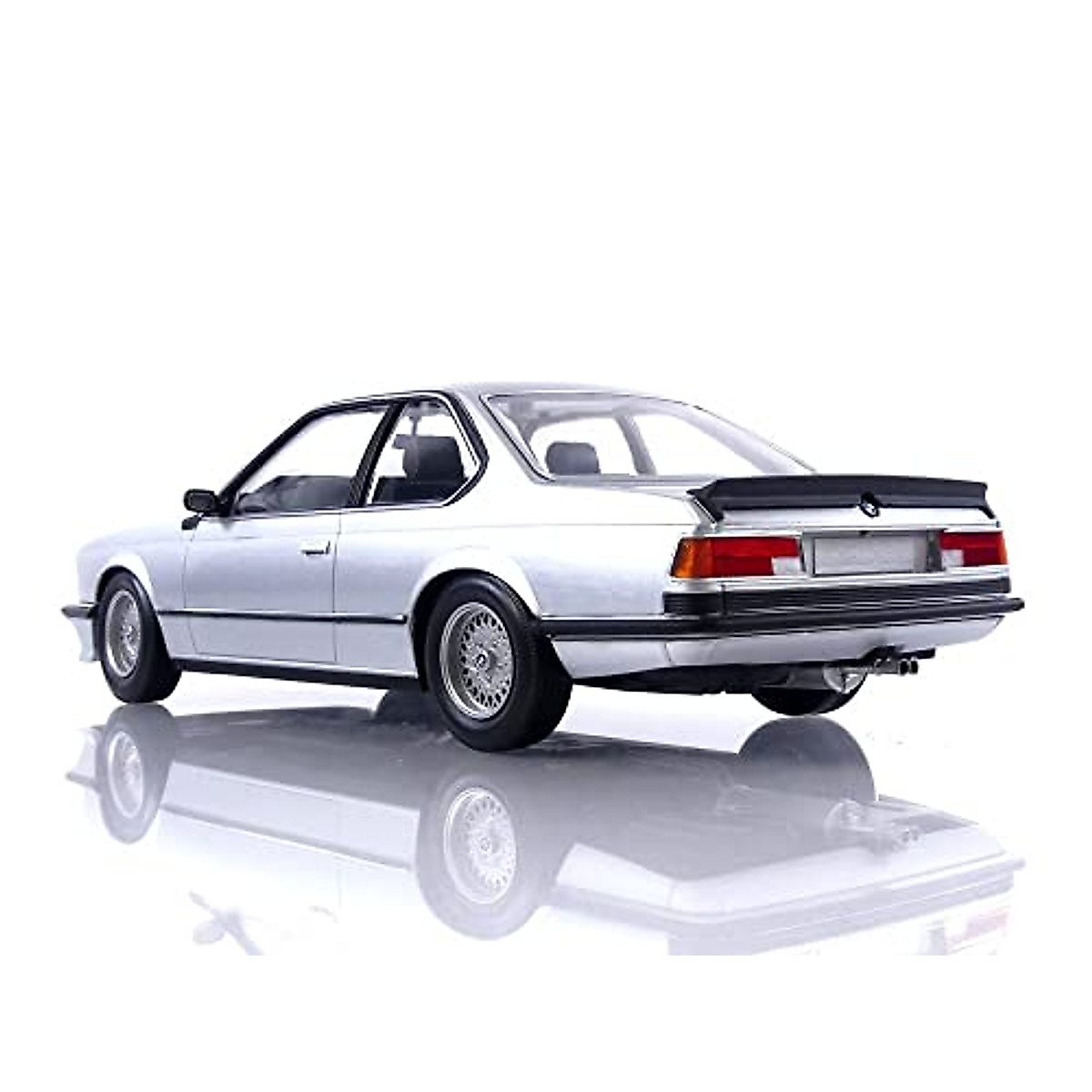 Minichamps 1982 635 CSi Silver Metallic 1/18 Diecast Model Car 155028107