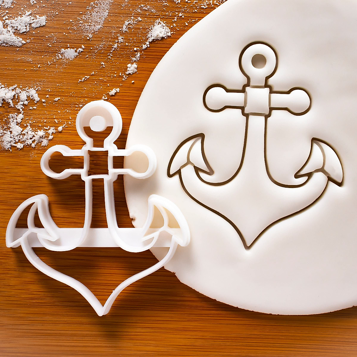 Set of 3 Nautical cookie cutters (Designs: Anchor, Captain's Hat and Ship's Wheel), 3 pieces - Bakerlogy