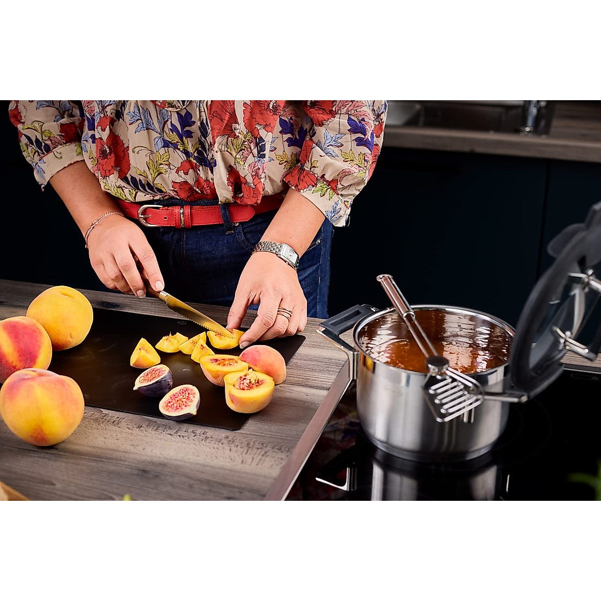 Rösle Flexible and Space-Saving Black Cutting Mat, Set of 2, 14" x 10 in" - Knife-Protecting Top Side and Non-Slip Underside