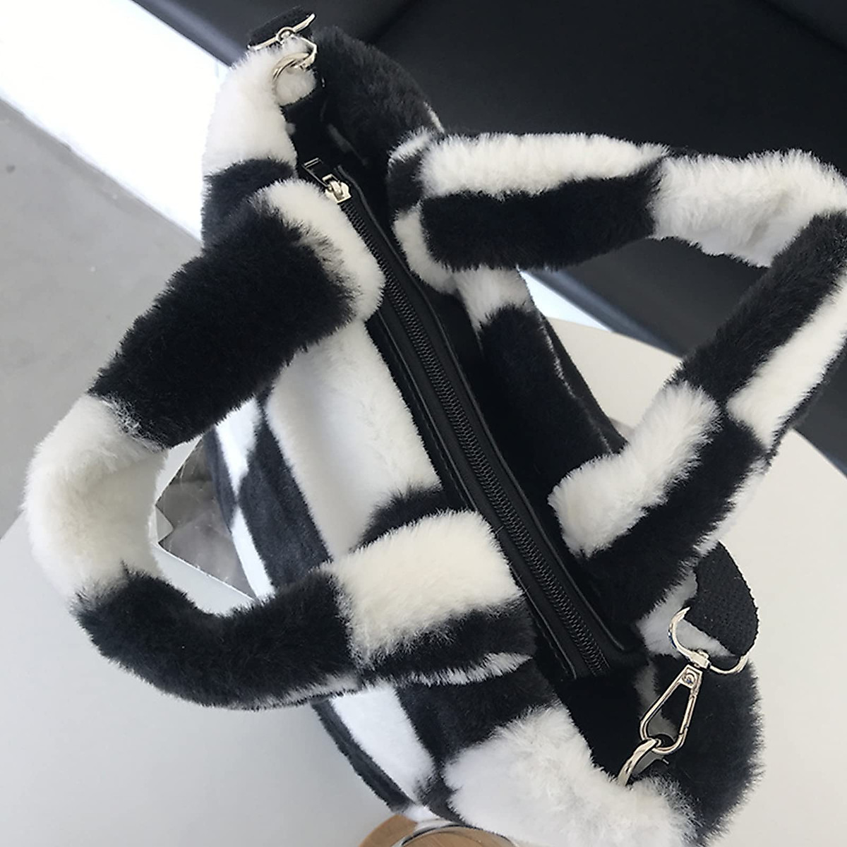 HSINYA Fluffy Tote Bag Aesthetic for Women with Yin Yang Prints Plush Women Shoulder Bag with Shoulder Straps Messenger Bag for Ladies Hobo Bag for Winter Underarm Purse (Style 1)