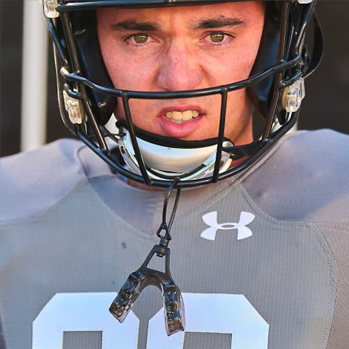 Under Armour Sport Mouth Guard Sports for Football, Lacrosse, Basketball, Hockey, Boxing, MMA, Jiu Jitsu, Includes Detachable Helmet Strap, Youth & Adult. Protectar Bucal, Black