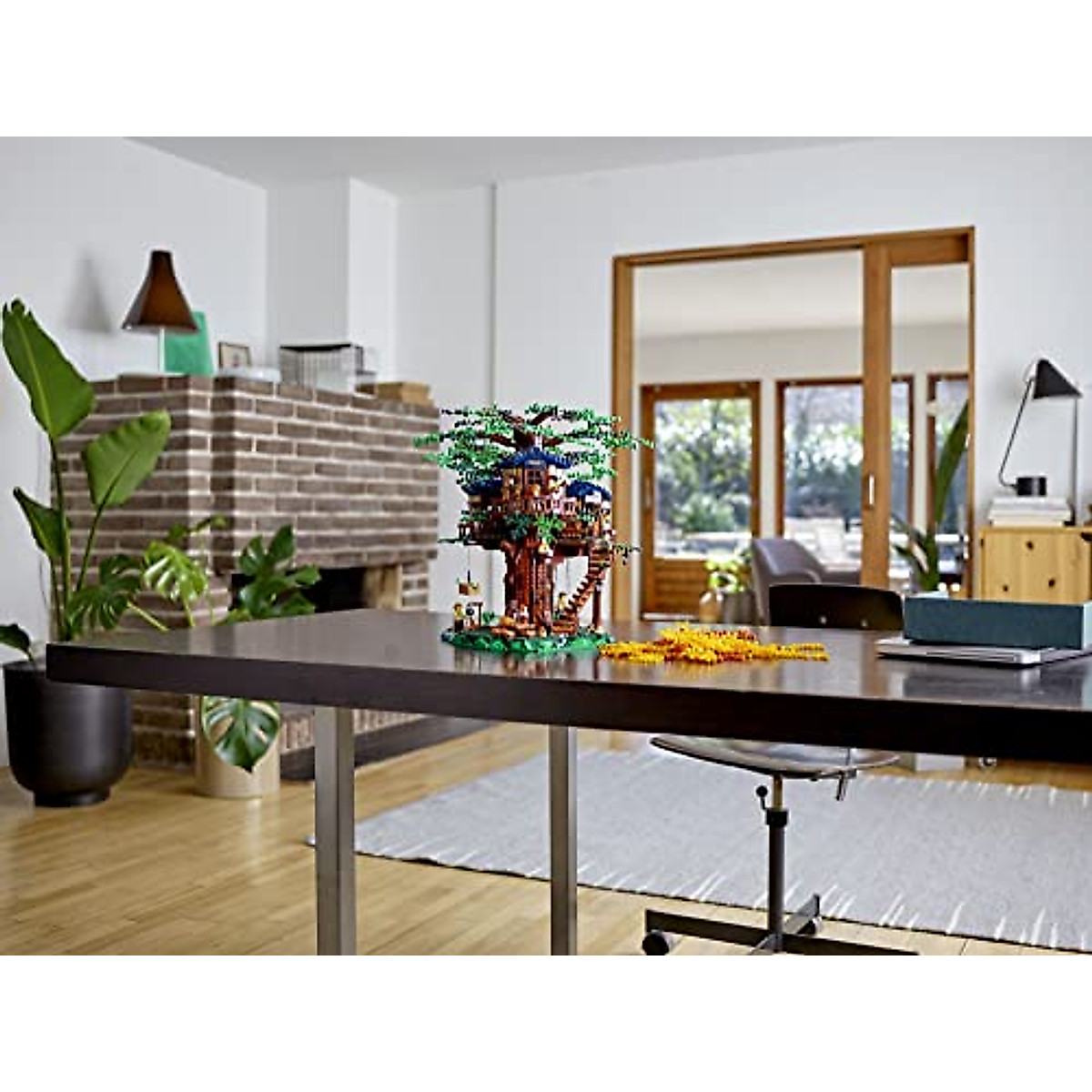 LEGO Ideas Tree House 21318, Model Construction Set for 16 Plus Year Olds with 3 Cabins, Interchangeable Leaves, Minifigures and a Bird Figure