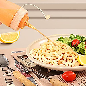 Hamiggaa 4 Pack 32 oz Plastic Squeeze Bottles,Condiment Squeeze Squirt Bottles with Twist On Cap Lids for Ketchup,Sauce,BBQ,Condiments,Oil