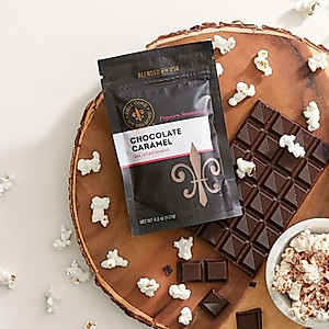 Christmas Movie Popcorn Kit - Half-Pound of Holipop Popcorn and Salt and Vinegar Seasoning