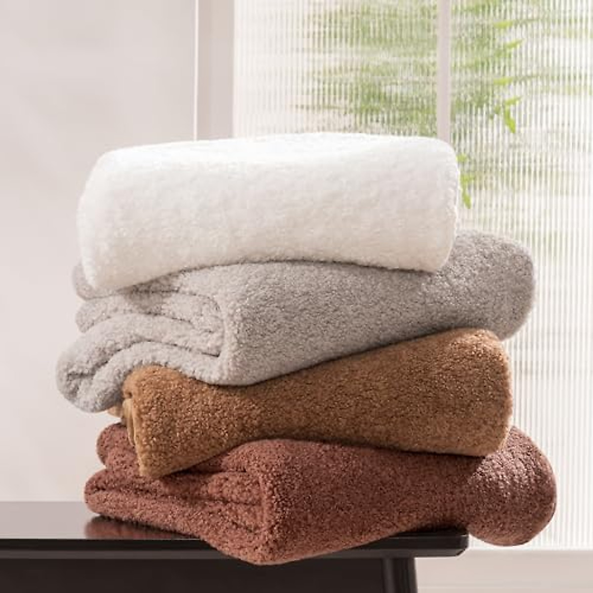 EVERGRACE Ultra Soft Boucle Teddy Sherpa Throw Blanket Fuzzy Fleece Blanket Cozy Couch Cover Comfy Faux Fur Bed Throw and Blanket Warm Decorative Throws for Sofa Bedroom Travel, 50''x60''，Taupe