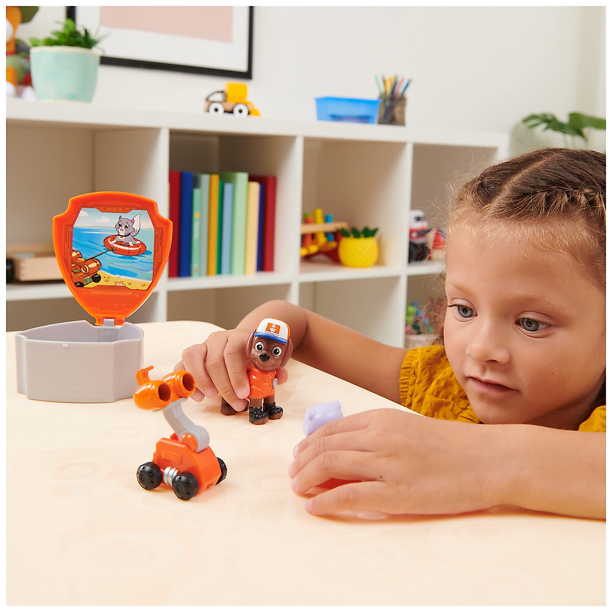 Paw Patrol, Zuma’s Deluxe Movie Transforming Toy Car with Collectible Action Figure, Kids Toys for Ages 3 and up