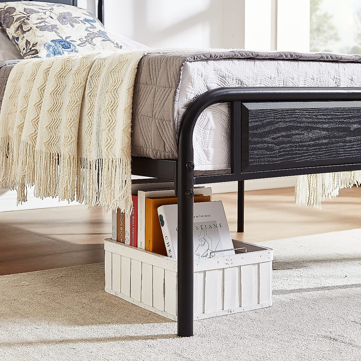 VECELO Twin Bed Frame Heavy Duty Metal Platform with Wooden Headboard Footboard Mattress Foundation 12 Strong Steel Slats Support Under Bed Storage/Easy Assemble