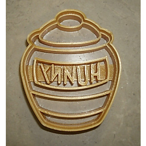 HONEY HUNNY POT WINNIE THE POOH CARTOON MOVIE BOOK COOKIE CUTTER MADE IN USA PR797