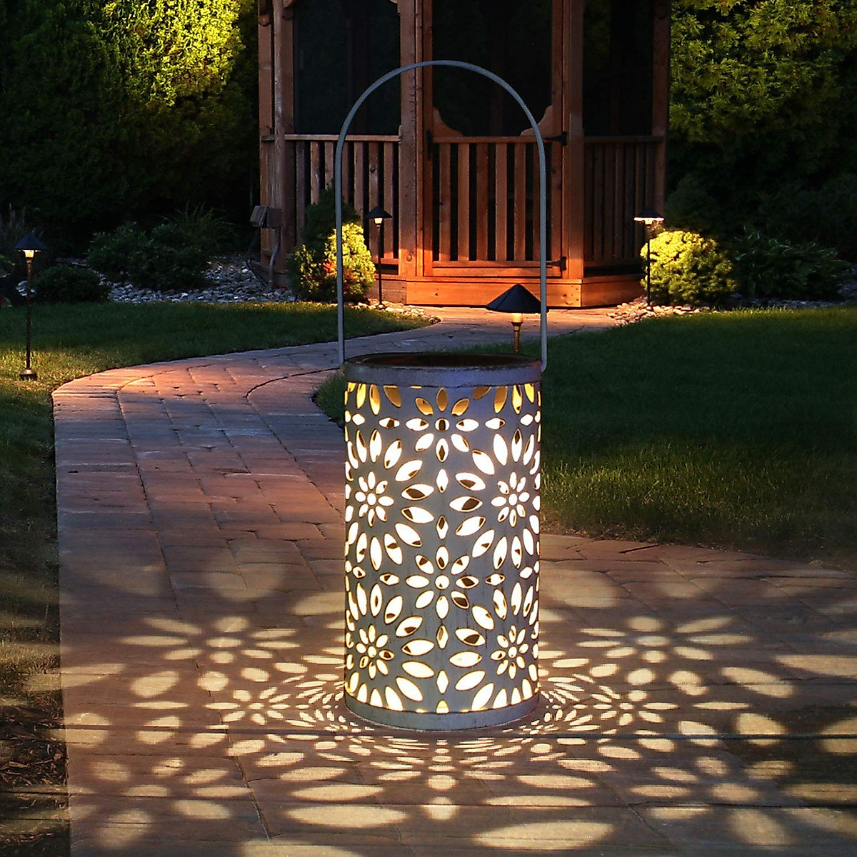 Tencoz Solar Lantern Outdoor, Solar Lantern Waterproof Garden LED Solar Light, Solar Metal Lantern Hanging Lights Moroccan Solar Decorative Lantern for Garden, Patio, Yard and Table