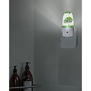 RisQiten St. Patrick's Day Night Light, LED Plug in Night Light, Green Truck Gold Lucky Clover Night Lights with Dusk to Dawn Sensor Decorative Kids/Adults Nightlight for Bedroom Bathroom