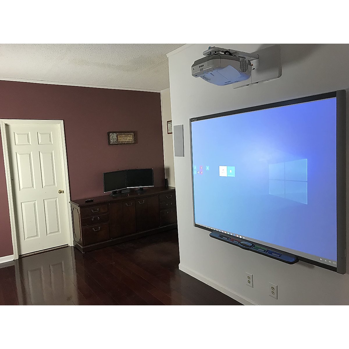 SMART Board SB660 Interactive Whiteboard With short throw projector bundle (90 days warranty!!))