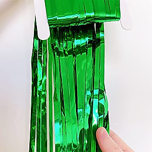 CHRORINE 2pcs 3ft x 8.3ft Green Tinsel Foil Fringe Curtains Streamers Backdrop for Green Birthday Jungle Safari Tropical Party Christmas Decorations
