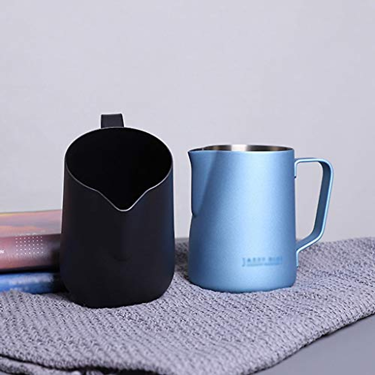 Gravy Boat 304 Stainless Steel Pointed Mouth Milk Foam cup Coffee can Personalized Butter can Pitcher Coffee Utensils Suitable for Latte Cappuccino Cocoa Sauce Jug (Color : 2 blue)