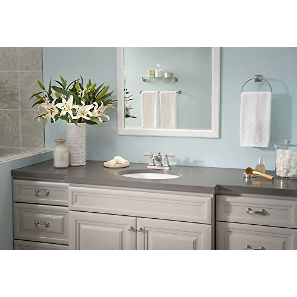 Moen DN8324BN Retreat Collection 24-Inch Bathroom Single-Towel Bar, Brushed Nickel