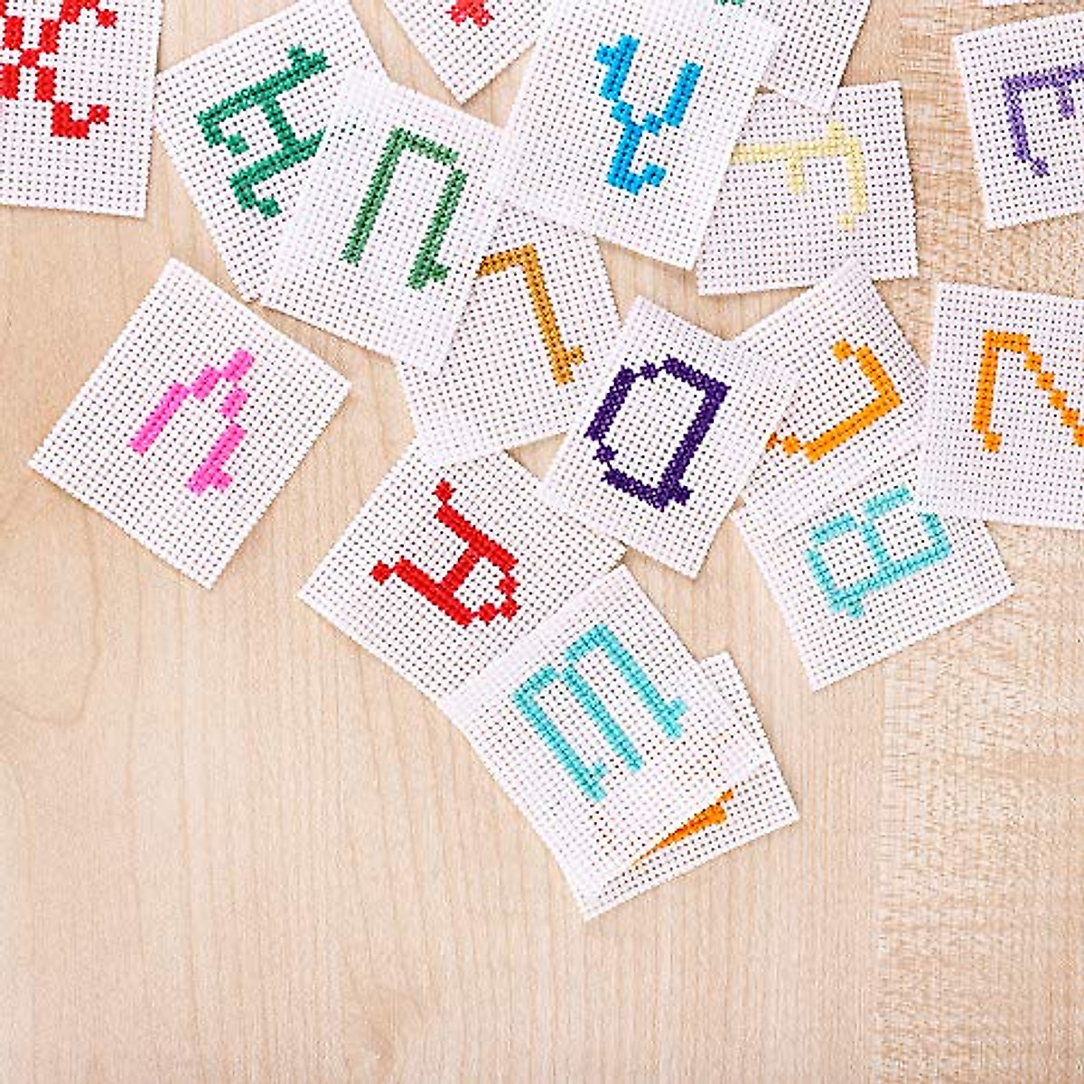 Pllieay 5 Pieces 7 Count Plastic Mesh Canvas Sheets for Embroidery, Acrylic Yarn Crafting, Knit and Crochet Projects (10.2 x 13.2 inch, Come with 4 Pieces Weaving Needles)