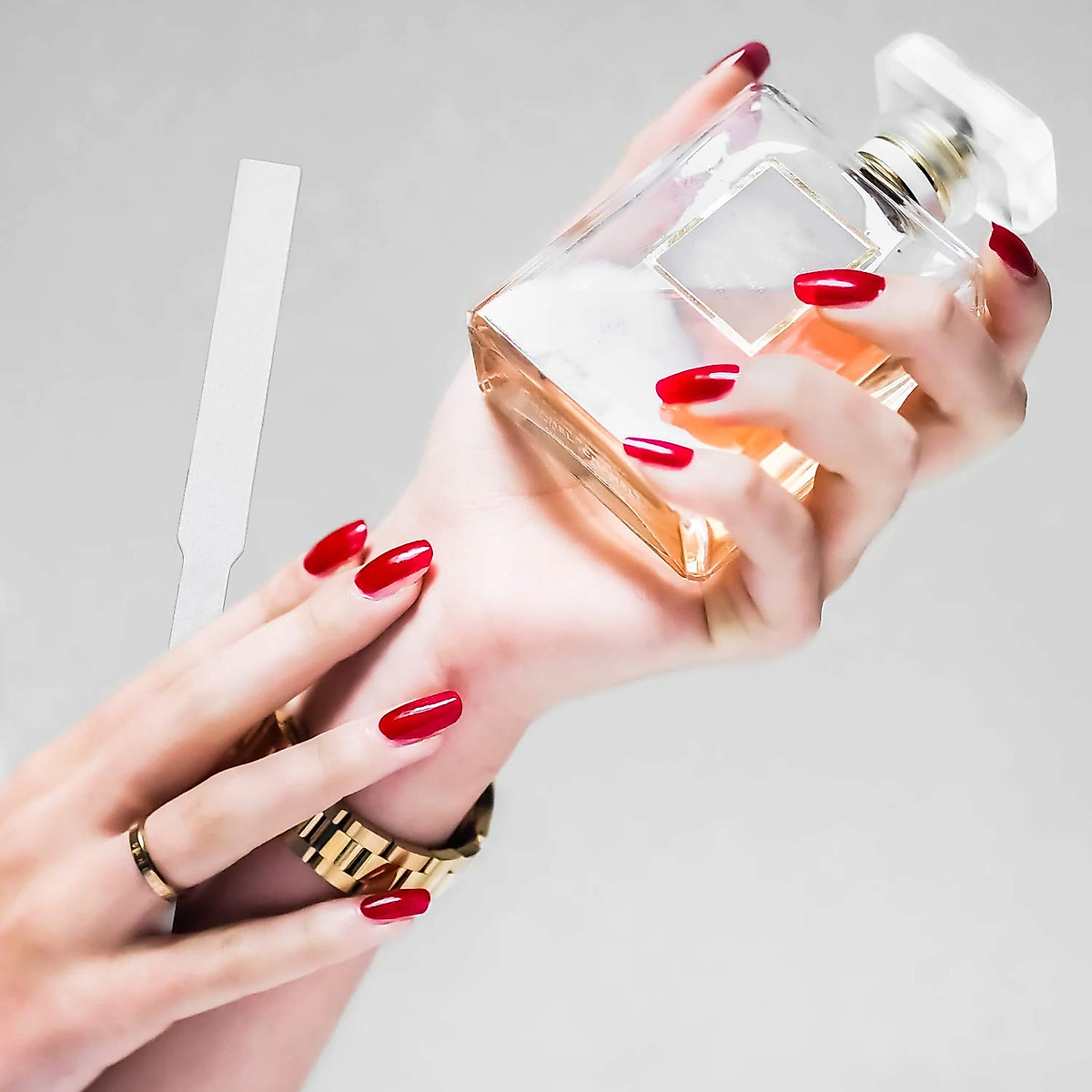 AUEAR, Disposable Premium Perfume Aromatherapy Paper Test Strips Fragrance Test Paper Essential Oils Test Paper Strip (100 Pack, 5.9" x 0.4")