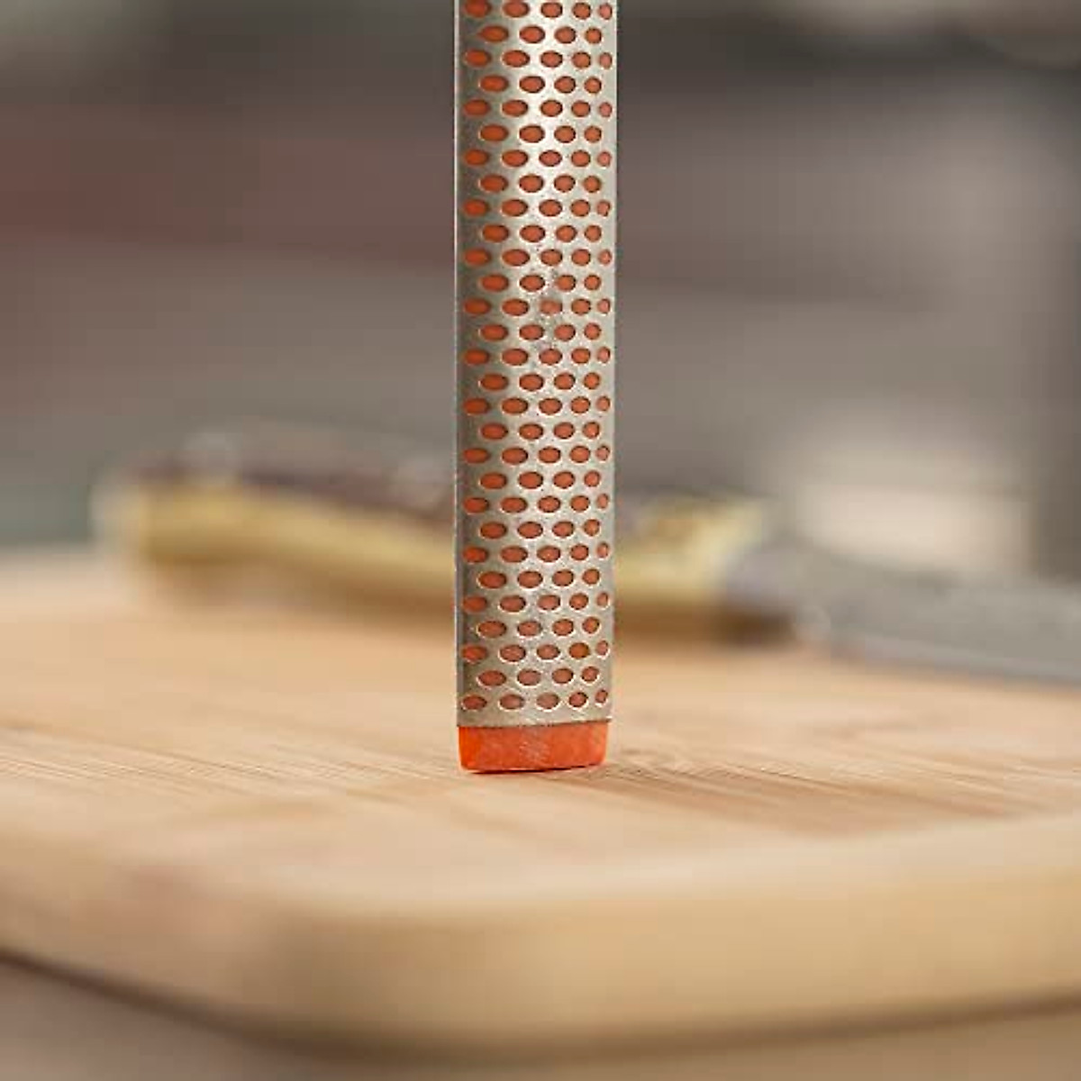 Smith’s 3001 10” Oval Diamond Sharpening Steel Rod – Grey – Oval Design – Rubber Grip Handle – Plastic Sharpening Tip