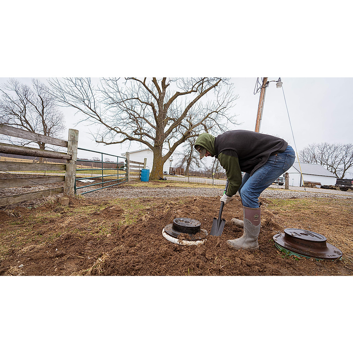 Hooyman Spade Shovel with Heavy Duty Carbon Steel Head Construction, Ergonomic No-Slip H-Grip Handles, D Handle, and Oversized Steps for Gardening, Land Management, Yard Work, Farming and Outdoors