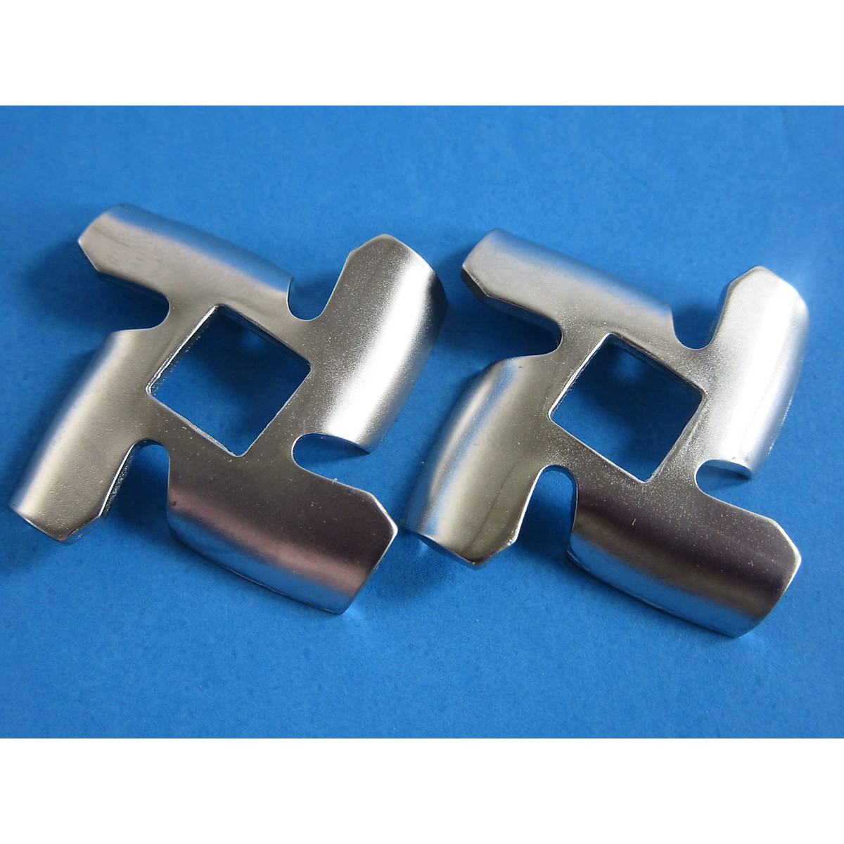 Replacement blades for the FGA 1 and 2 meat grinder. Fits the original white plastic unit. **Does not fit the KSMFGA**