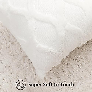decorUhome Decorative Throw Pillow Covers 18x18 Set of 2, Soft Plush Faux Fur Wool Pillow Covers for Couch Bed Sofa Living Room, Cream White