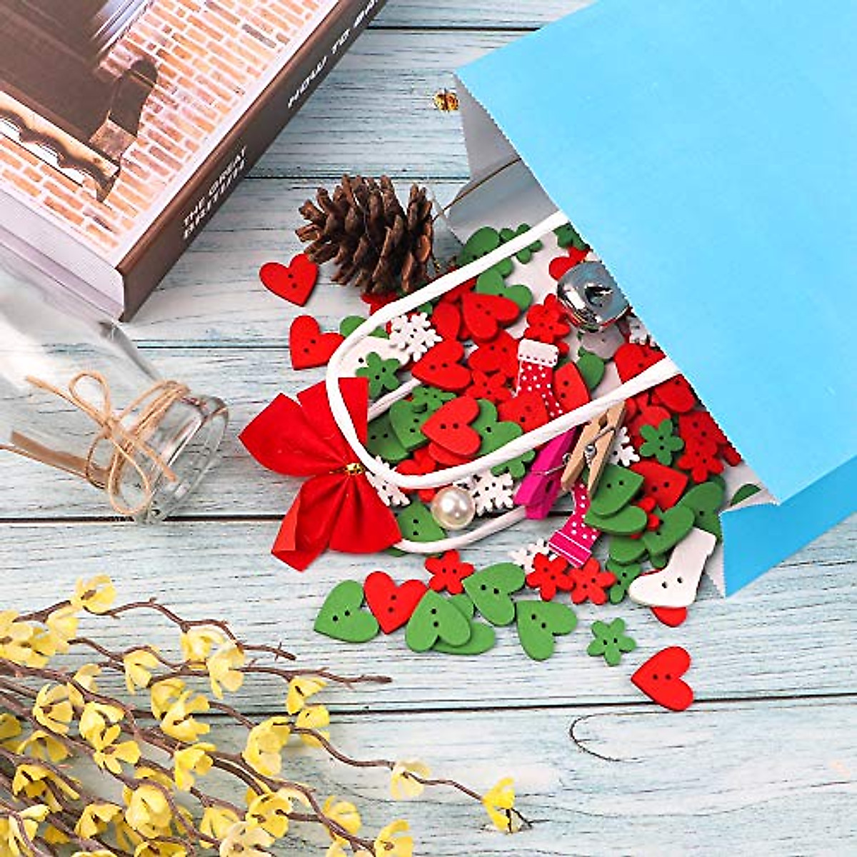 Tomnk 32pcs Party Favor Bags 8 Colors Goodie Bags Rainbow Paper Gift Bags Bulk with Handles for Birthday Party, Candy ,Small Gift and Bridal Shower