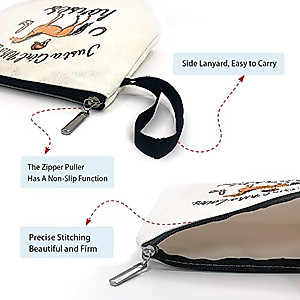 ZHANTUONE Just a Girl Who Loves Horses Cosmetic Bag，Horses Lover Gifts，Equestrian Gifts for Girls，Horse Lover，Equestrian Gifts，Equestrian Travel Cosmetic Bag，Horseshoe Gift，Horse Cosmetic Bag