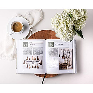 Cozy White Cottage: 100 Ways to Love the Feeling of Being Home